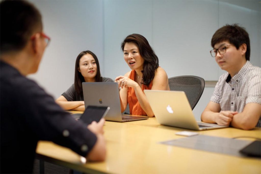 Mysterious Woman in Charge of Apple Greater China - Pandaily