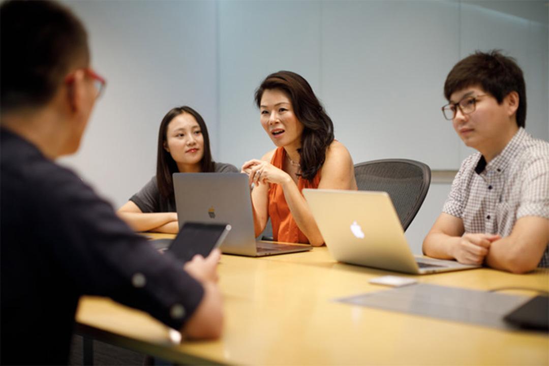 Mysterious Woman in Charge of Apple Greater China - Pandaily