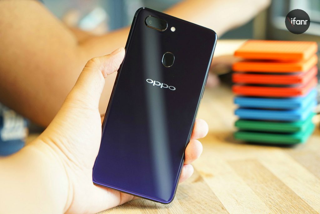 Natural beauty of the starry night: OPPO R15 Starry Purple
