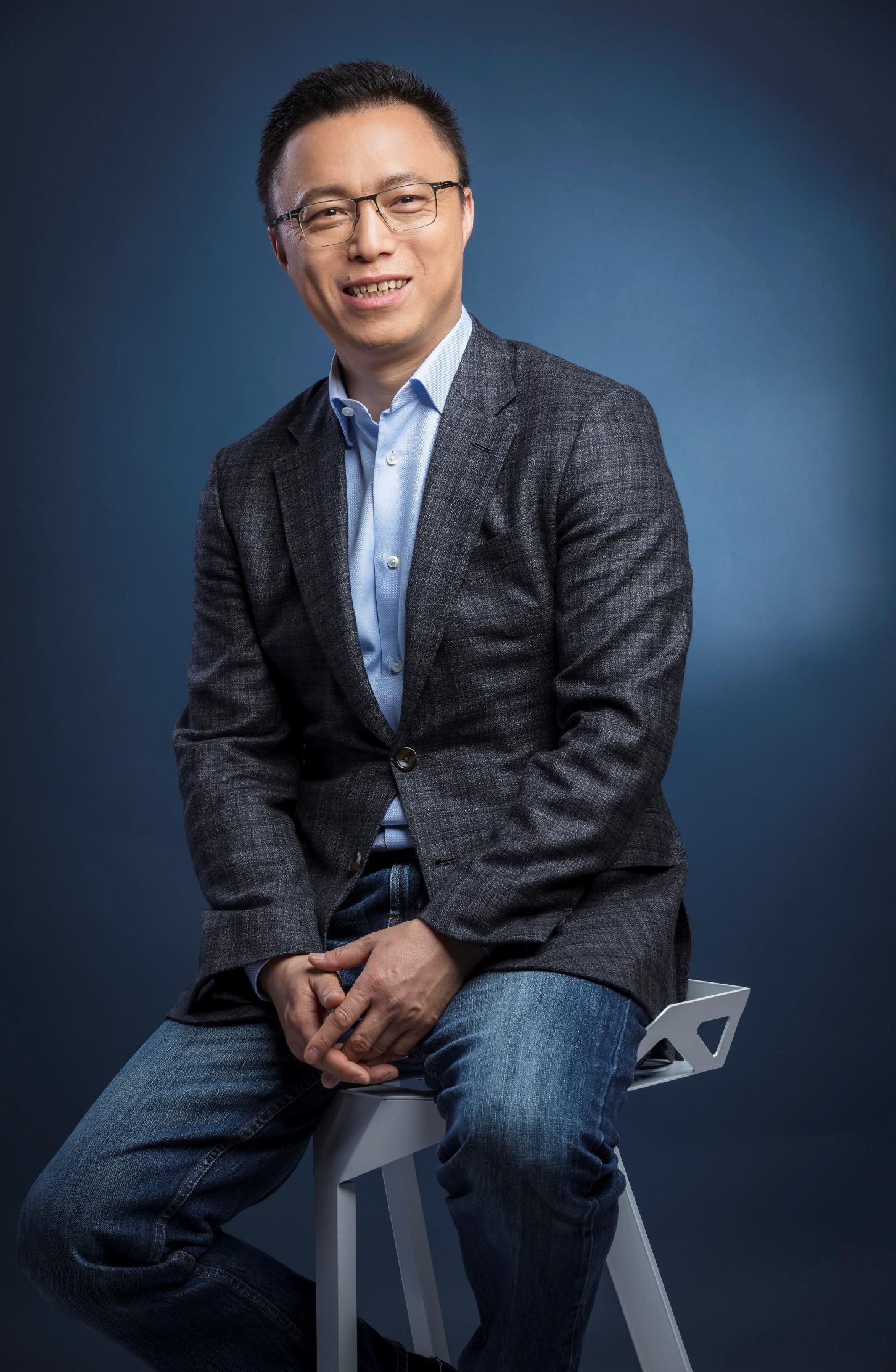Alibaba Co-founder Lucy Peng Steps Down from Ant Financial - Pandaily