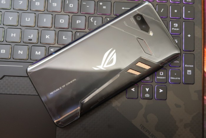 ASUS ROG's 1st Gaming Phone: 512GB & World’s Fastest Snapdragon 845
