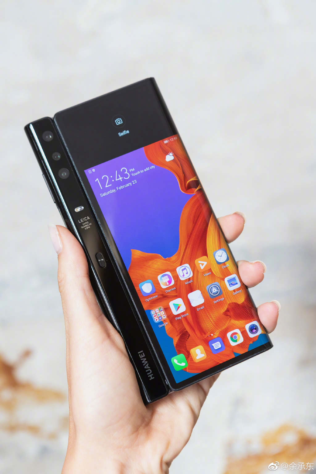 Mate X: Huawei's $2600 Foldable 5G Smartphone Debuts at MWC 2019 - Pandaily