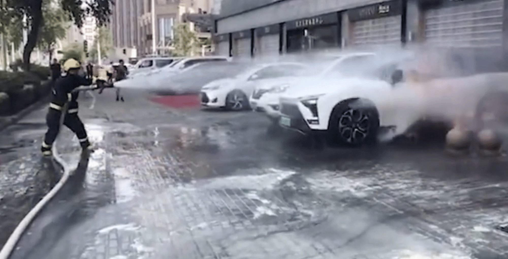 Chinese EV Maker NIO Issues Mass Recall of ES8 Due to Battery Flaws ...
