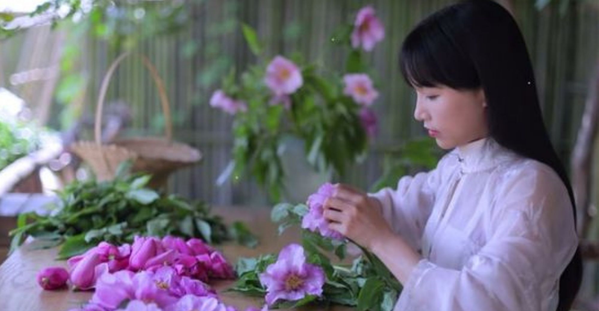 Chinese YouTube Influencer Li Ziqi Sues Partner Company After Three ...