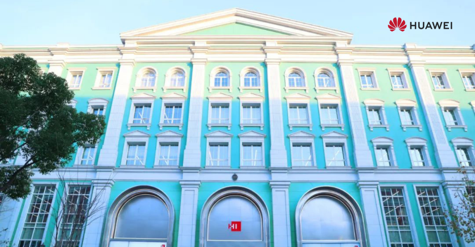 Huawei Unveils Smart Car Solution Innovation Center Spanning 2,000 ...